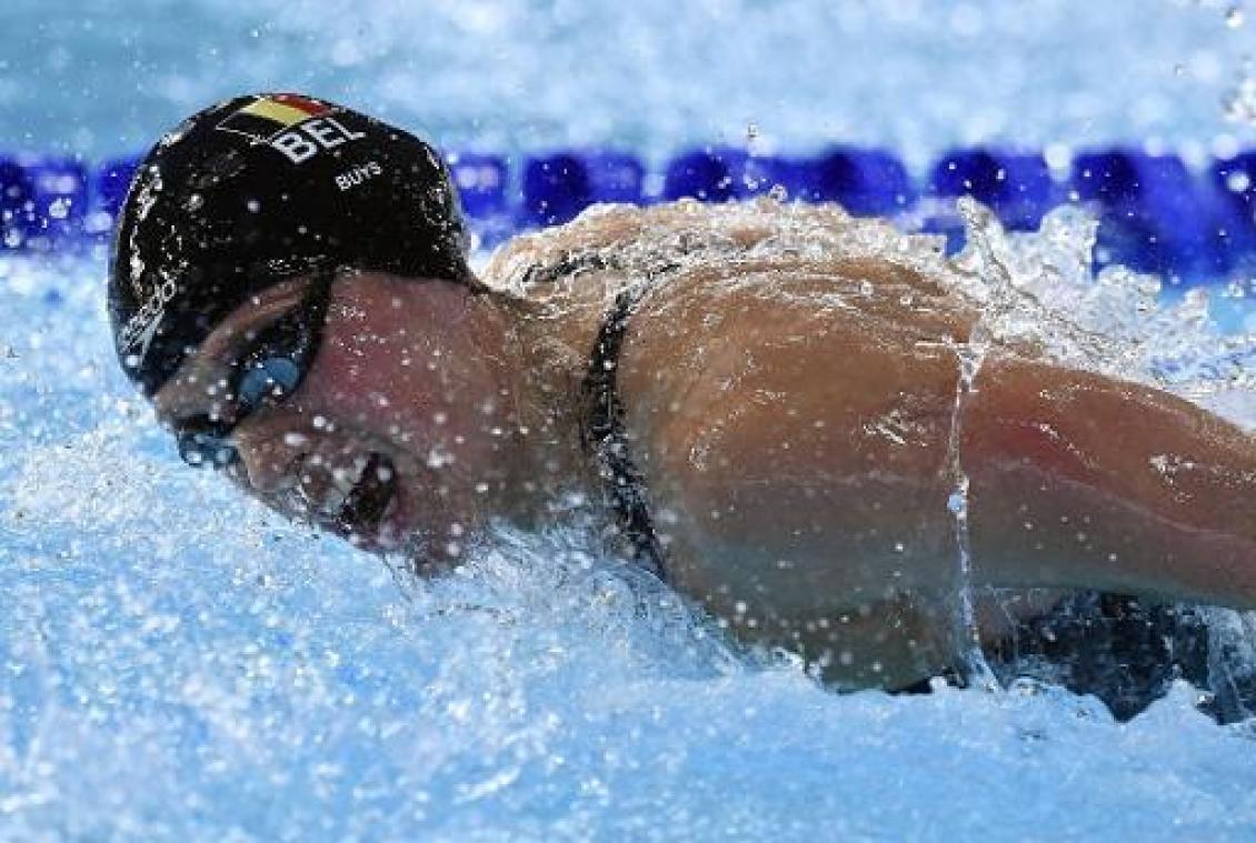 Kimberly Buys en finale du 50m papillon - Metrotime