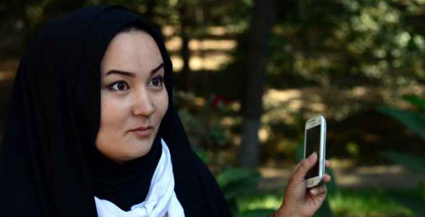 VIDEO. En caméra cachée, une jeune Afghane filme l'offensive de charme ...