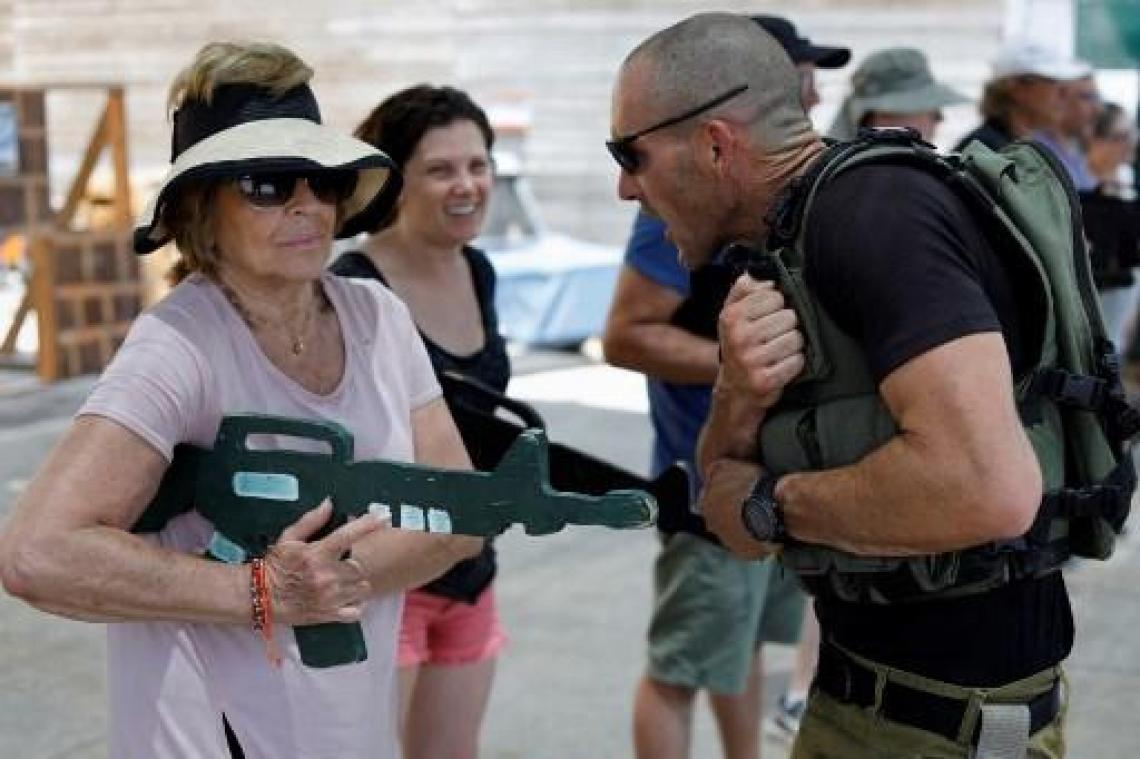 Israël assouplit les critères pour le port d'armes et rend éligible une ...