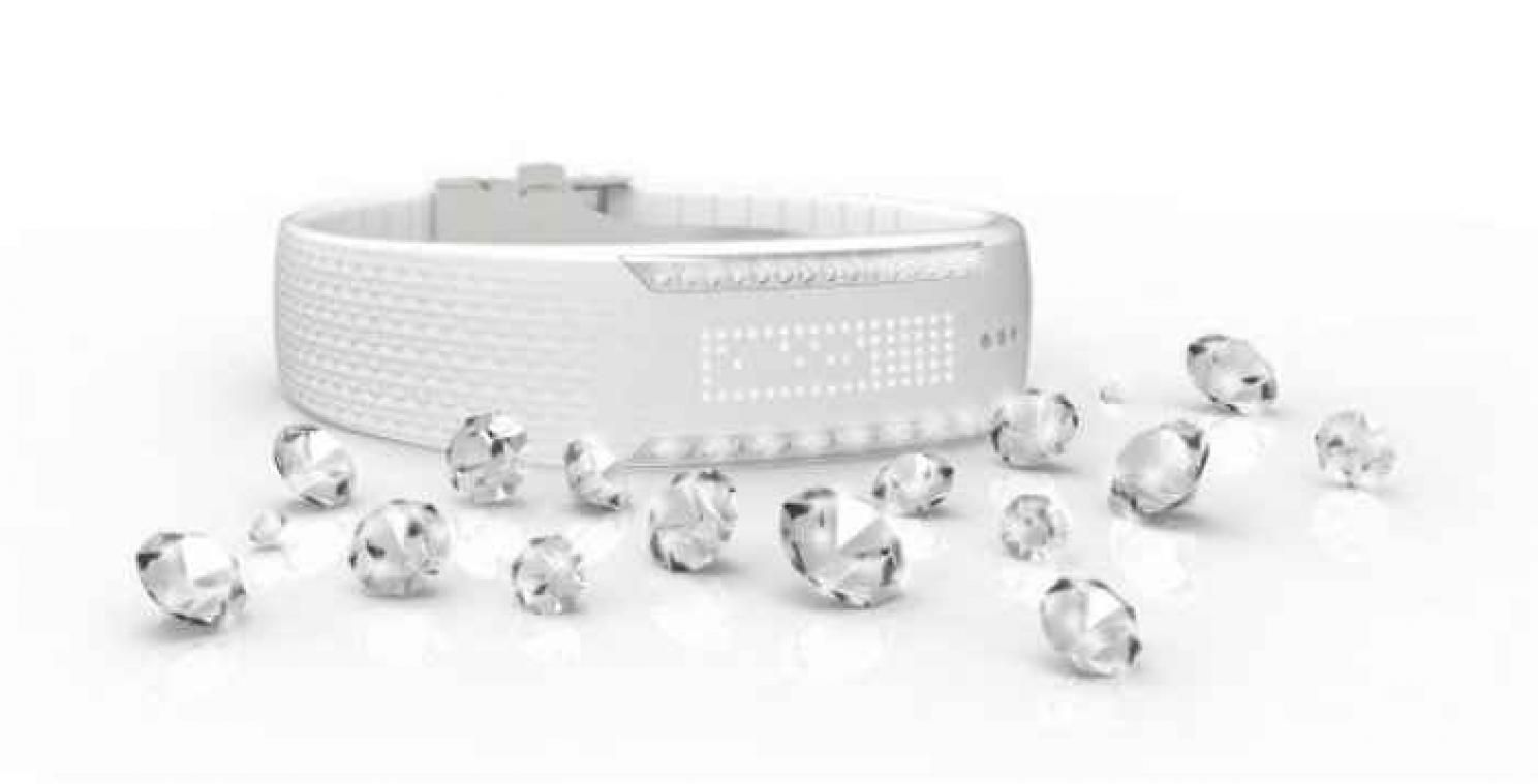 Swarovski lance Loop Crystal, son premier bracelet connecté - Metrotime