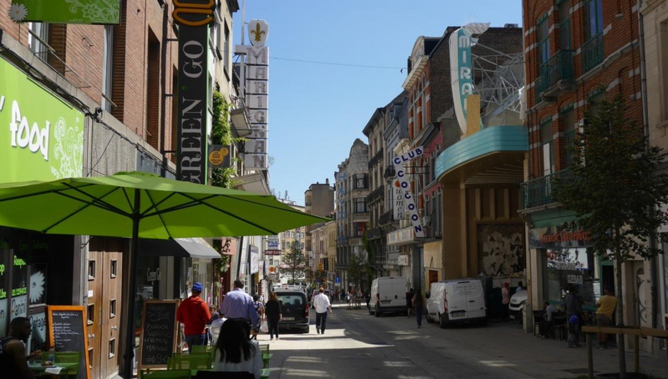 La toiture du Mirano, club bruxellois emblématique, en feu - Metrotime