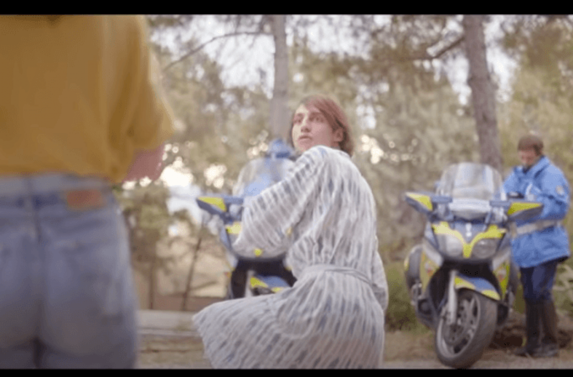 Roméo Elvis fait ses débuts au cinéma dans un film loufoque de Quentin ...