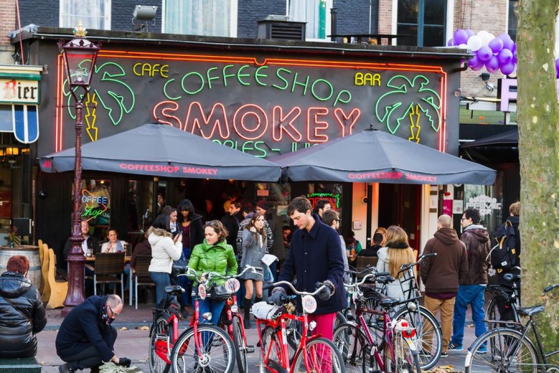 Amsterdam envisage d'interdire les coffeeshops aux touristes - Metrotime
