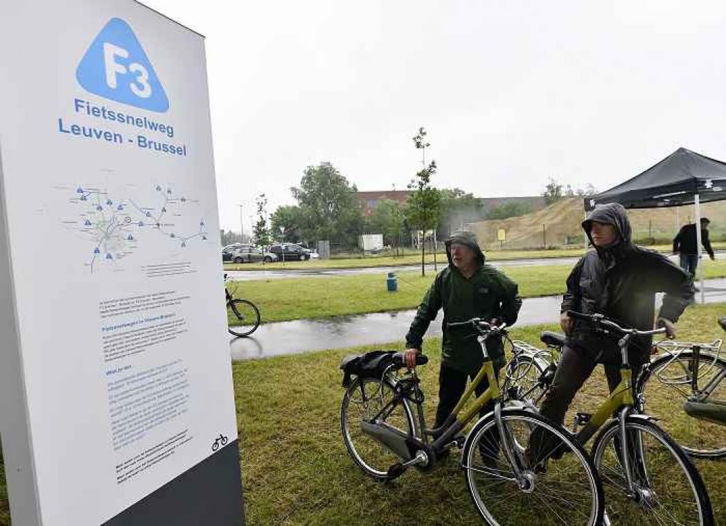 La Flandre signalise ses autoroutes pour vélos - Metrotime