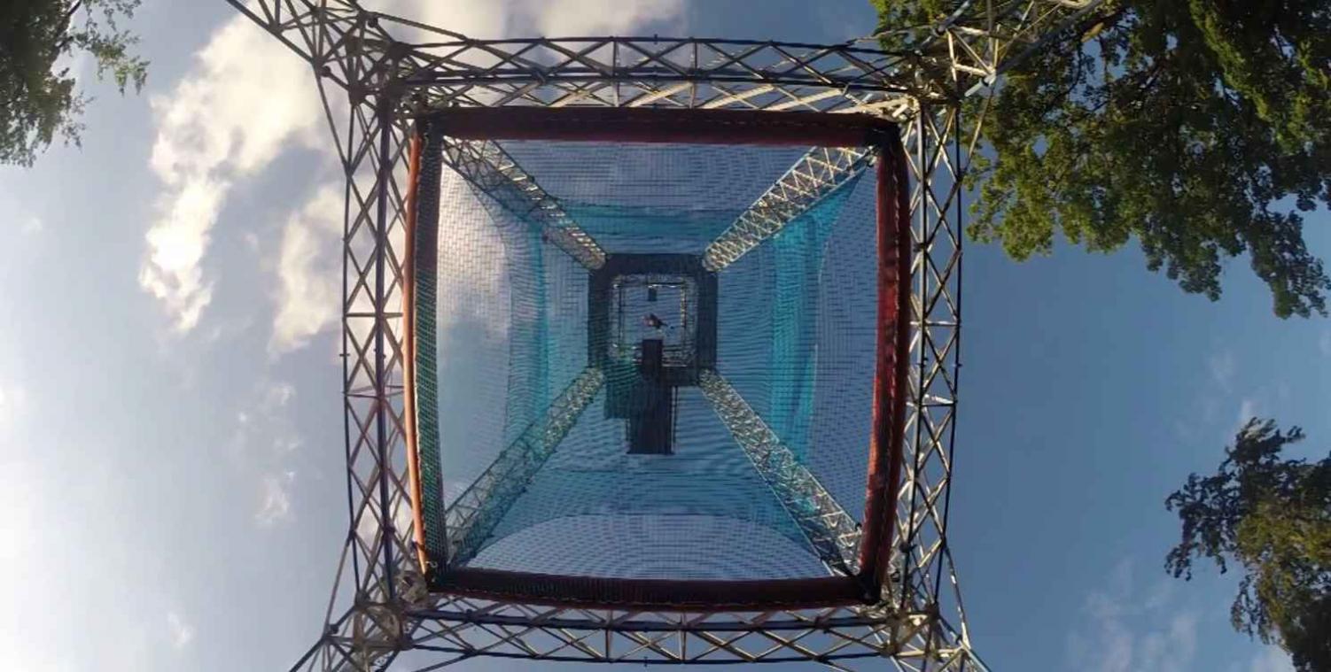 Sky Tower, l'attraction terrifiante qui vous jette dans le vide - Metrotime