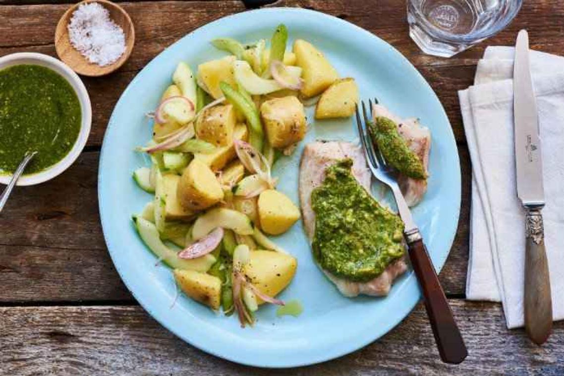 Perche du Nil au pesto de cerfeuil et salade de pommes de terre - Metrotime