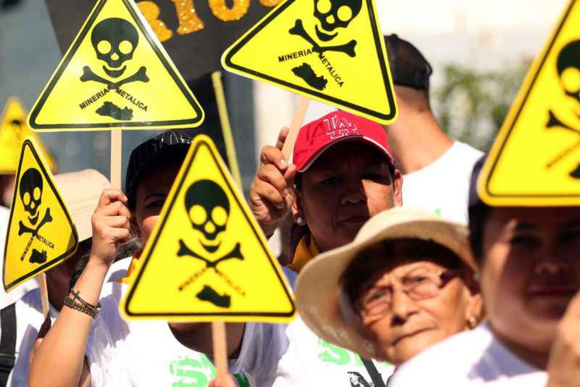 Le Salvador devient le premier pays à interdire les mines de métaux ...