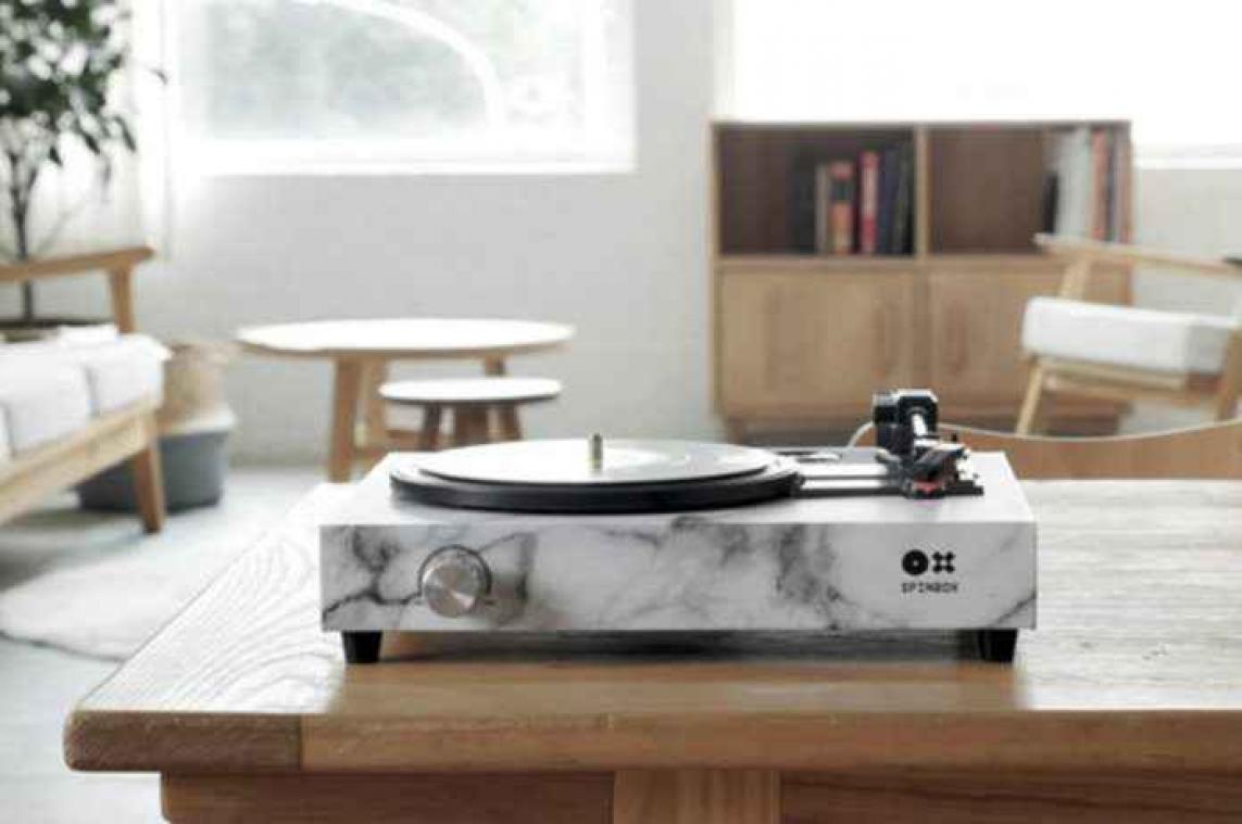 VIDEO. Montez votre platine vinyle en carton en 20 minutes - Metrotime