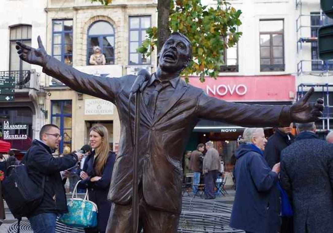 Une première statue de Jacques Brel inaugurée à Bruxelles - Metrotime