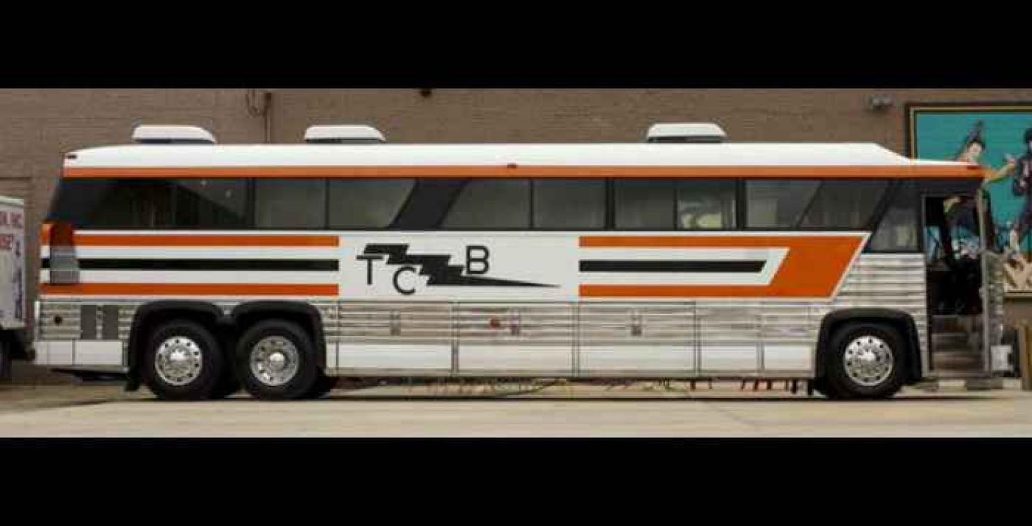 Le bus d'Elvis Presley vendu aux enchères pour 270.000 dollars à New ...