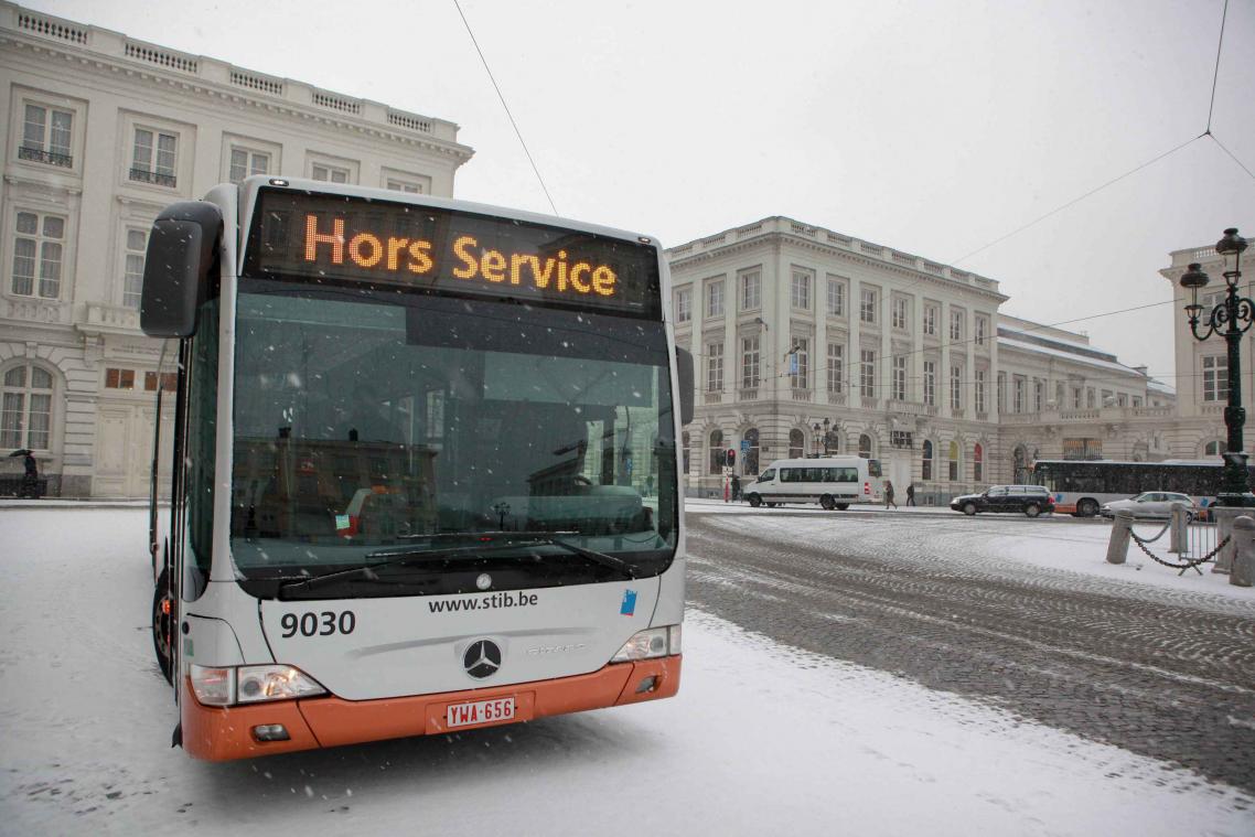 Les lignes de bus de la Stib légèrement perturbées par la neige et le ...