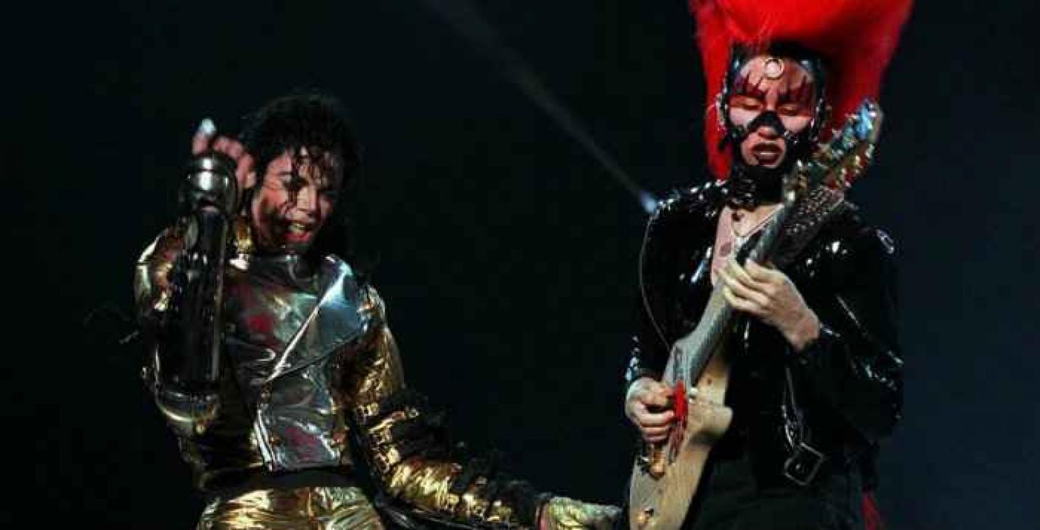 Un ancien ingénieur du son de Michael Jackson dit posséder encore ...