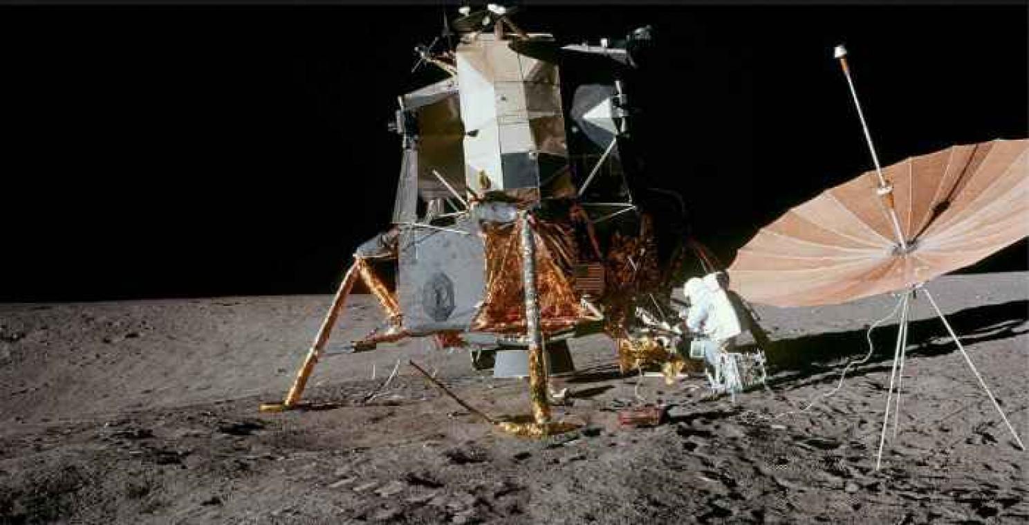 La NASA dévoile des milliers de photos des missions Apollo - Metrotime