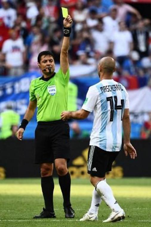 Javier Mascherano devient, avec 7 cartons jaunes, le joueur le plus ...