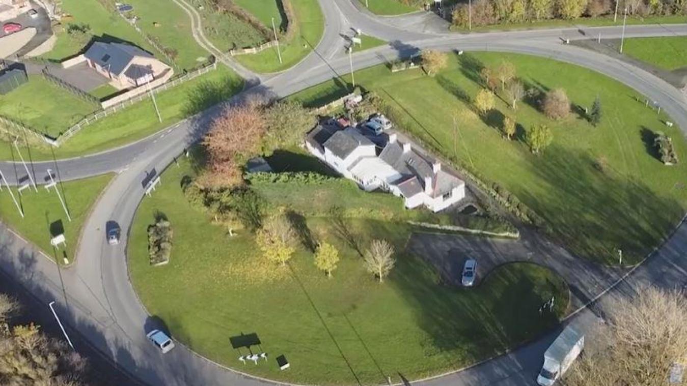 Il refuse d’être exproprié: sa maison se retrouve au milieu d’un rond ...