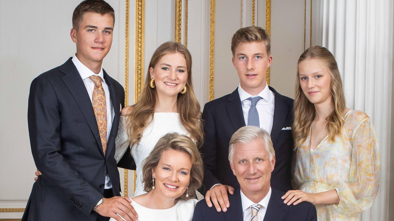 La princesse Elisabeth de Belgique vole les habits de sa maman pour la ...
