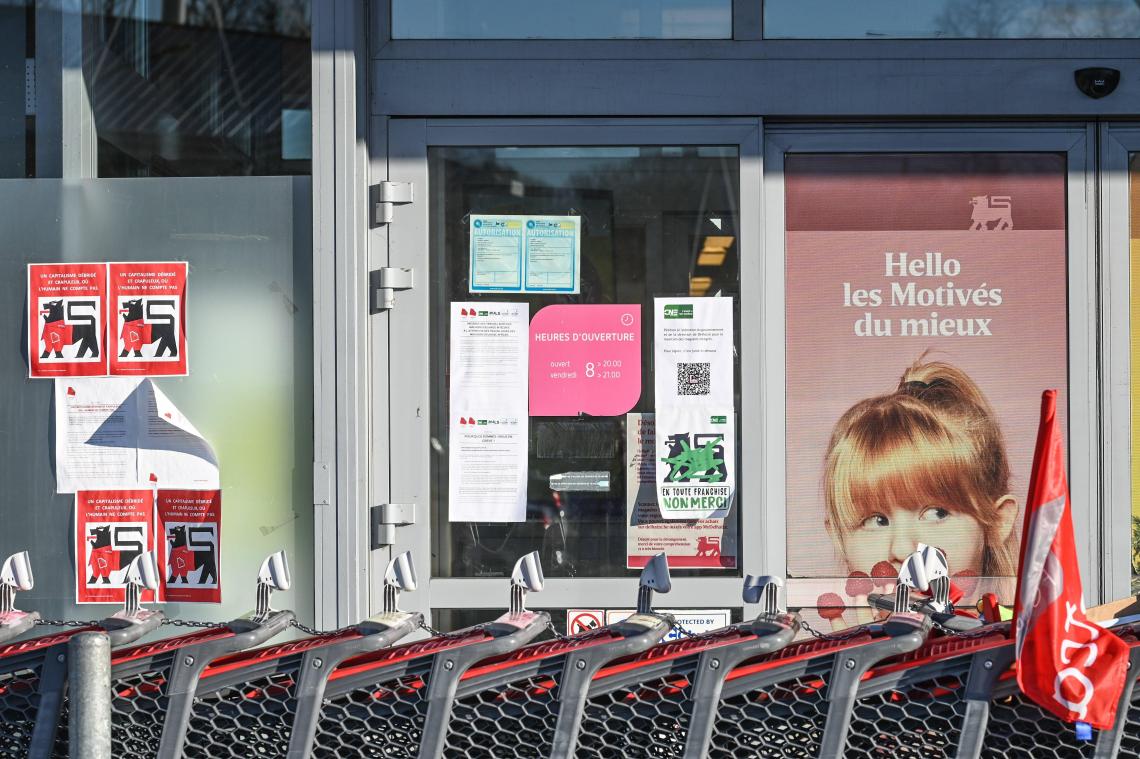 Delhaize: un syndicat porte plainte pour non-respect de la loi Renault ...