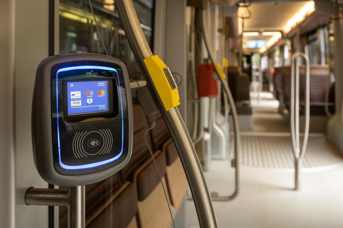 Les nouveaux trams et métros de la STIB primés pour leur design Art ...