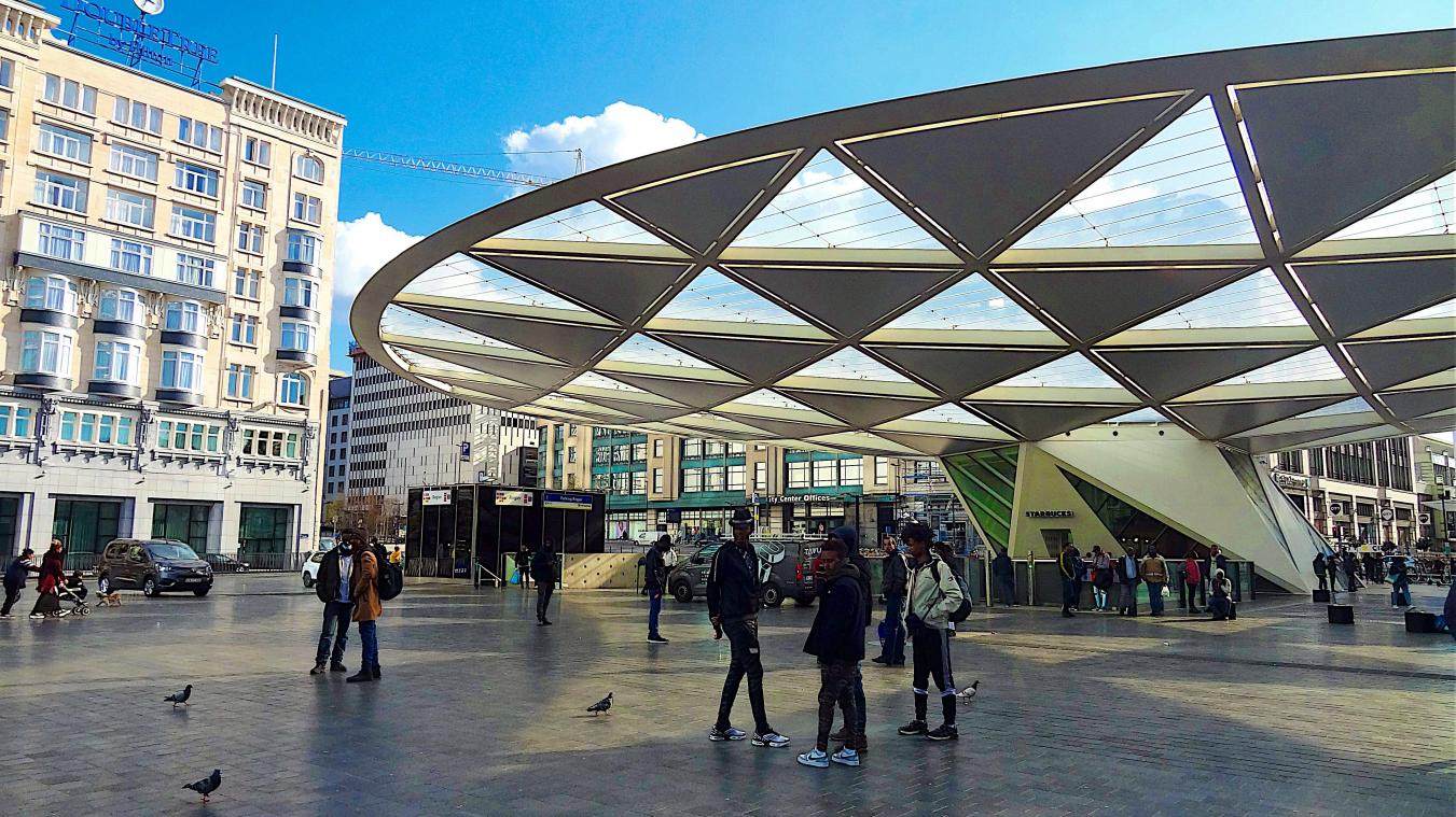 Hangar fait son retour à Bruxelles: la place Rogier devient un open-air ...