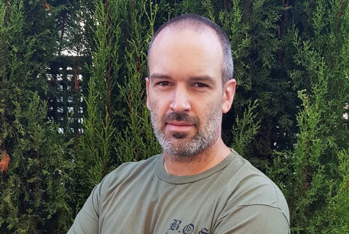 Werken voor de goede doelen: David Goubert voor Brothers of Solidarity ...