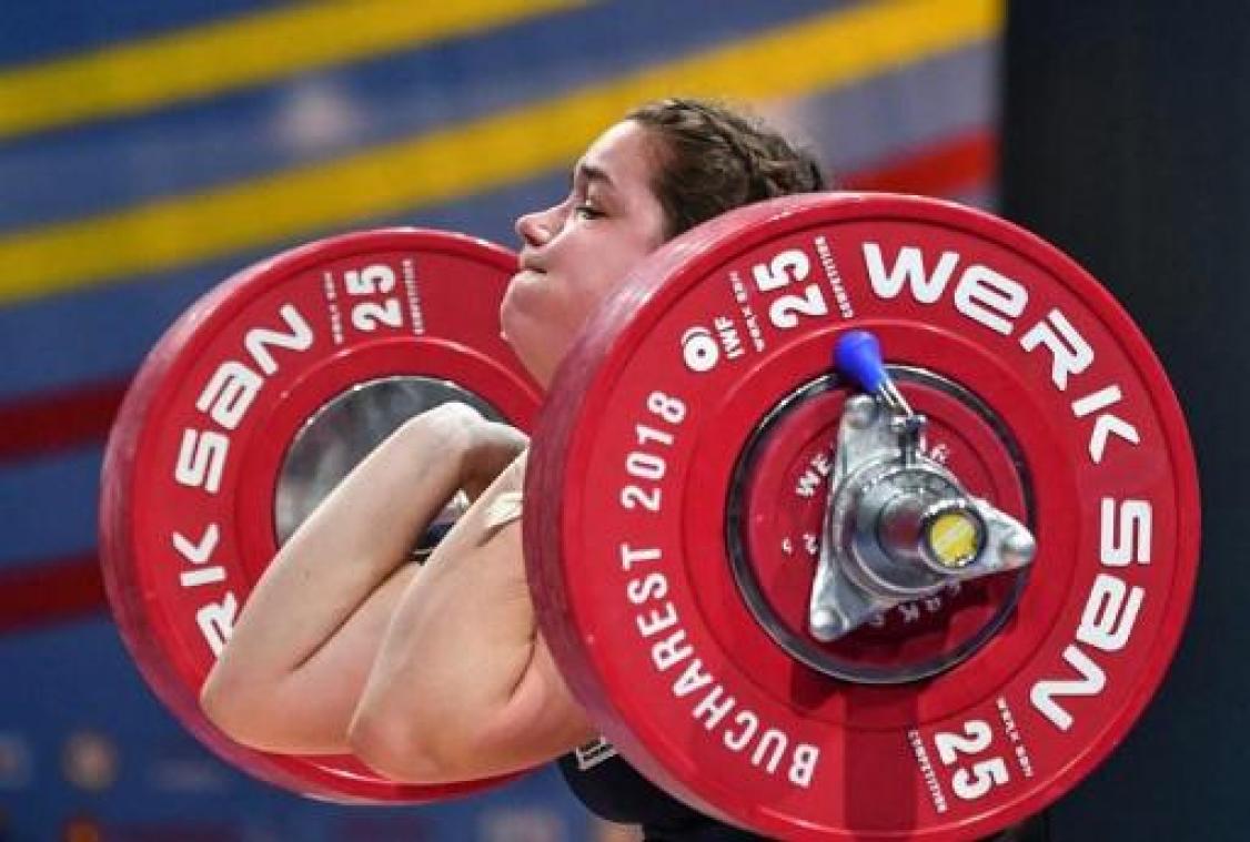 EK gewichtheffen: Anna Van Bellinghen (-81 kg) pakt goud in trekken en ...