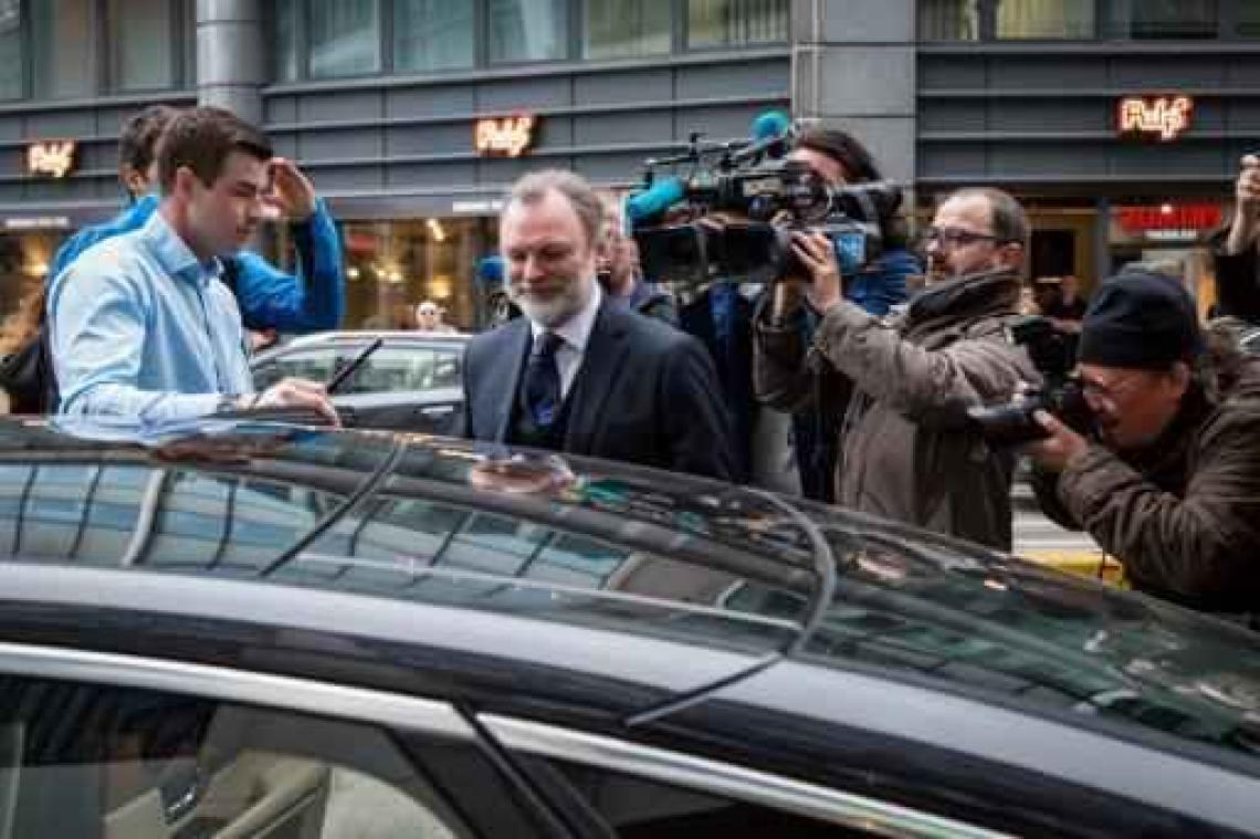 Britse media volgen ambassadeur - en briefdrager - Tim Barrow op de ...