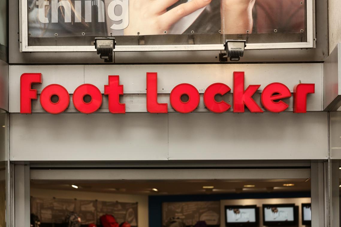 IEW! Foot Locker-manager deed degoutante dingen met koopwaar die hij ...