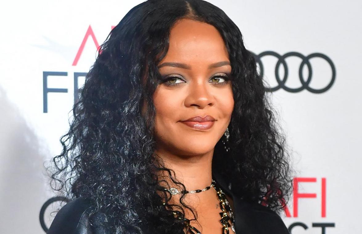 Zwangere Rihanna trekt aandacht met weinig verhullende outfit: «Meest ...