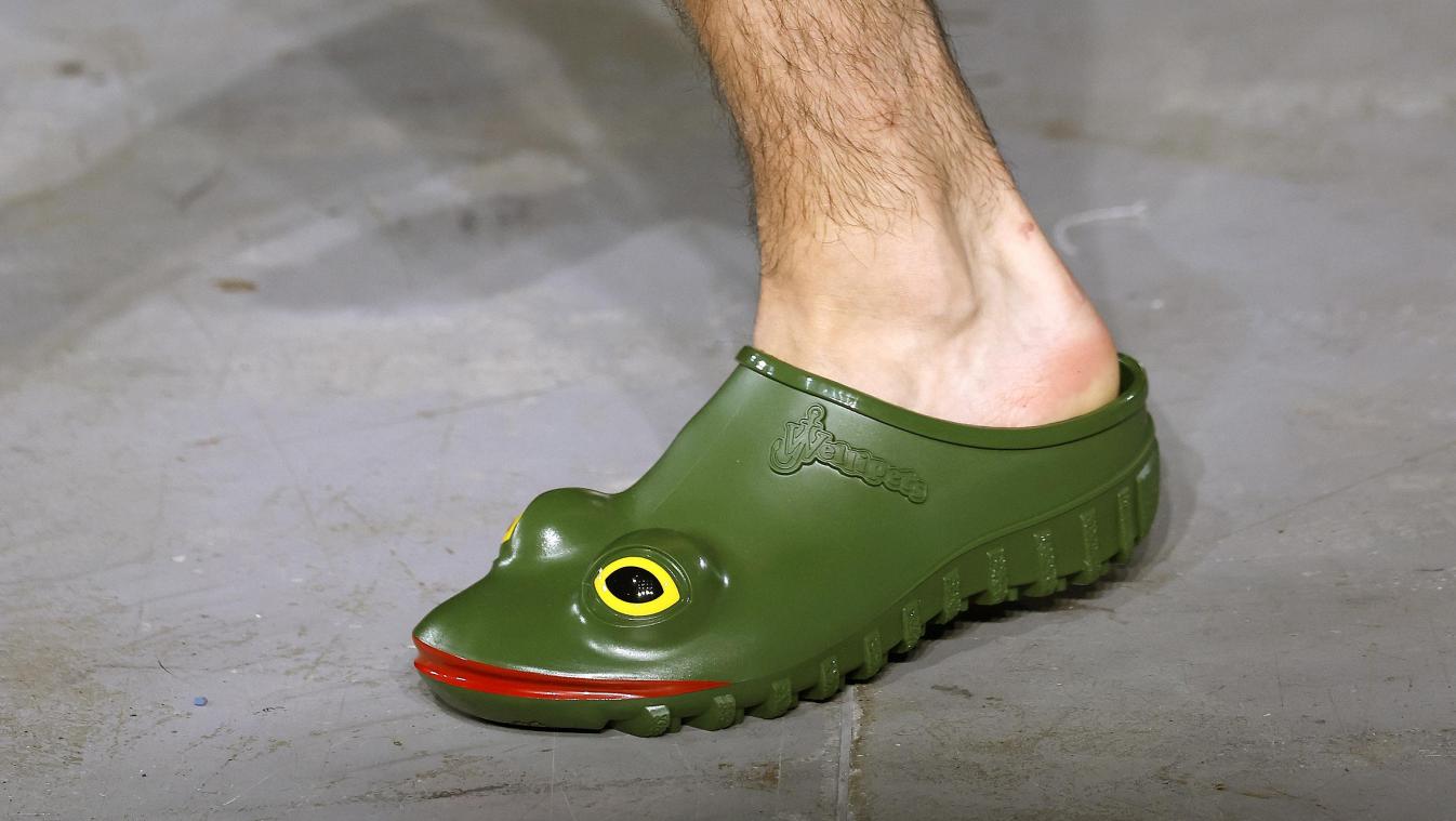 De Frog Clog: de kikker maakt zijn comeback op de catwalk - Metrotime