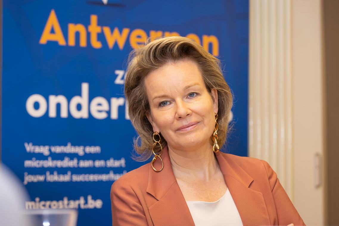 Koningin Mathilde wordt 50: hoe het zwijgzame meisje uitgroeide tot een ...
