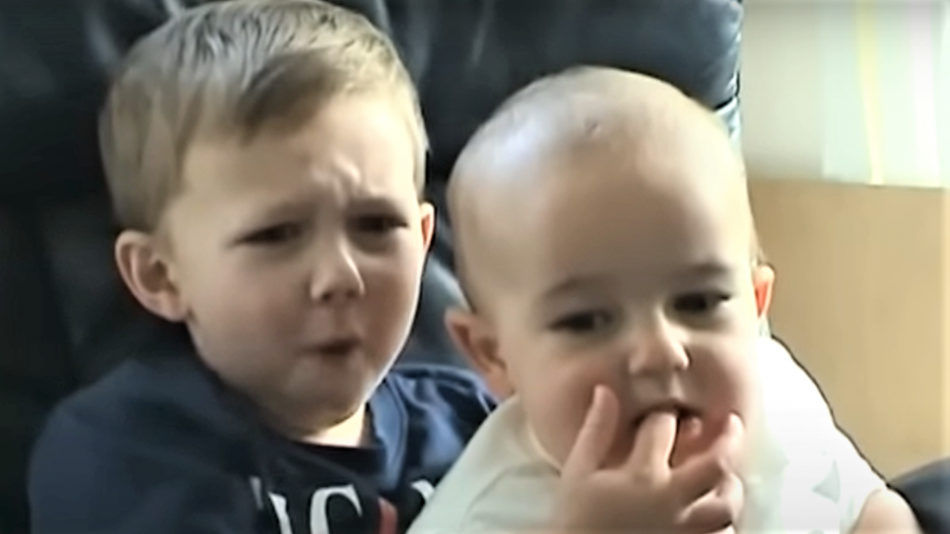 WOW! Zó gaat het nu met Charlie ‘bit my finger’ (video) - Metrotime