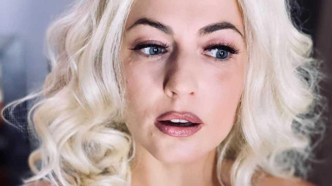 Frances Lefebure krijgt waarschuwing van Instagram: «Naaktbeelden ...