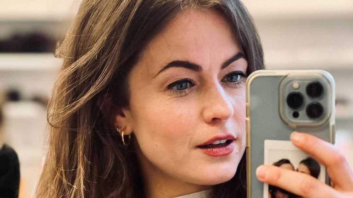 Zwangere Frances Lefebure toont bolle buik in zomeroutfit: «Oh, zo mooi ...