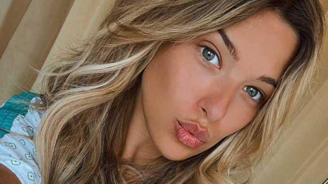 ‘K2 zoekt K3’-finaliste Amy Courtens ondergaat pijnlijke behandeling ...